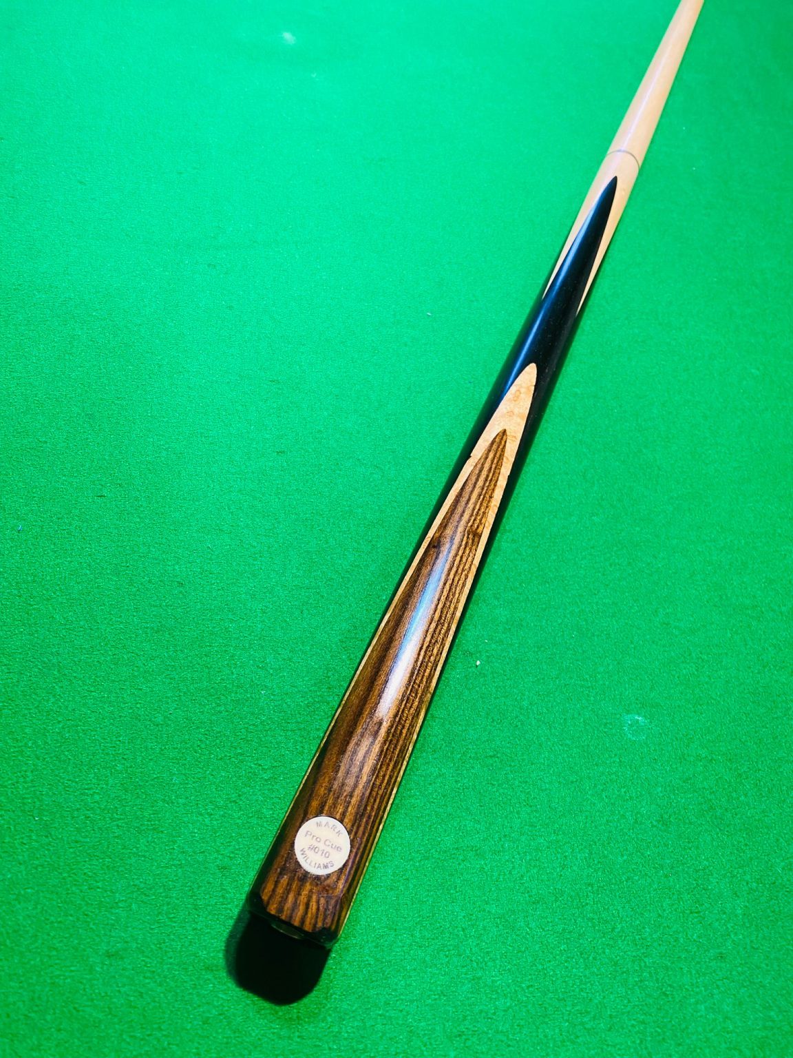 Mark Williams Replica Maple Playing Cue | markwilliamssnooker.com